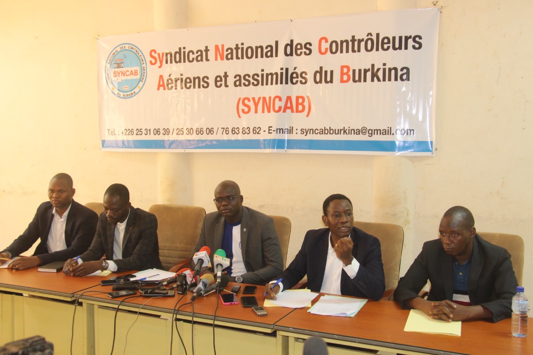 Aviation civile au Burkina : Le SYNCAB prévoit une grève du 25 au 27 ...